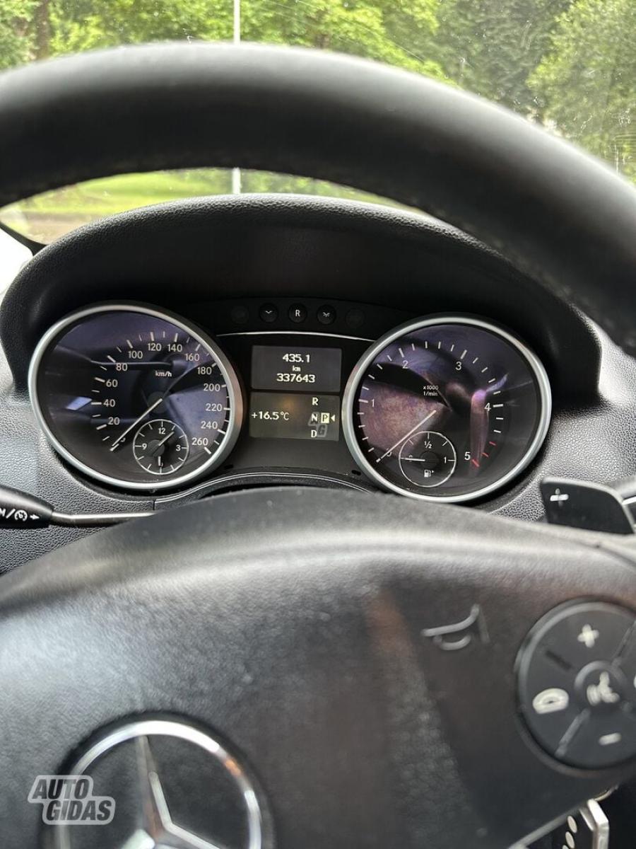 Pelēks Mercedes-Benz ML 300 2011 Kretinga, ar dzinēja tilpumu 3.00 L un nobraukumu 338 tūkst. km par 7200 €, foto 14 vietnē AUTOMOTO.COM.LV
