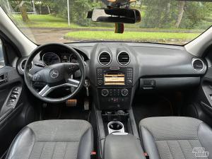 Pelēks Mercedes-Benz ML 300 2011 Kretinga, ar dzinēja tilpumu 3.00 L un nobraukumu 338 tūkst. km par 7200 €, foto 15 vietnē AUTOMOTO.COM.LV