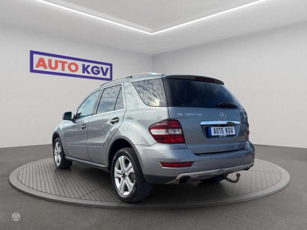 Grey Mercedes-Benz ML 300 2011 in Klaipeda, with an engine capacity of 3.00 L and mileage of 338 thousand km for 8999 €, photo 3 on AUTOMOTO.COM.LV