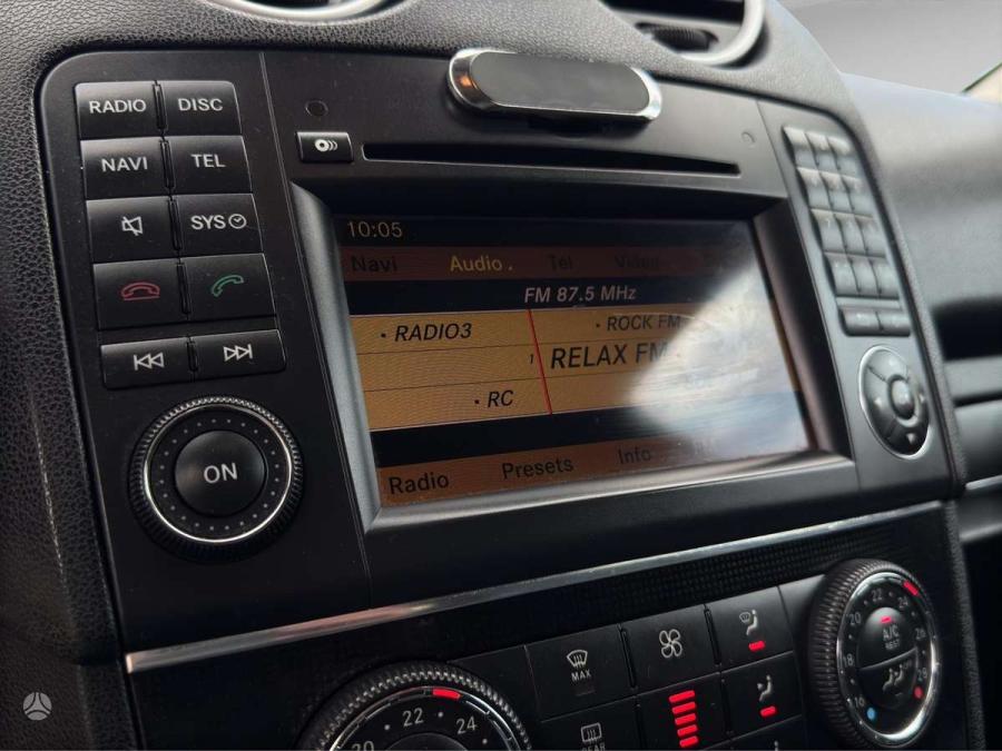 Grey Mercedes-Benz ML 300 2011 in Klaipeda, with an engine capacity of 3.00 L and mileage of 338 thousand km for 8999 €, photo 17 on AUTOMOTO.COM.LV