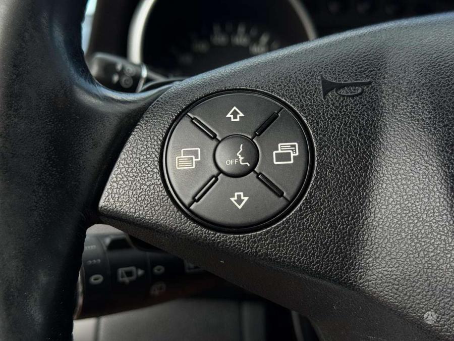 Grey Mercedes-Benz ML 300 2011 in Klaipeda, with an engine capacity of 3.00 L and mileage of 338 thousand km for 8999 €, photo 20 on AUTOMOTO.COM.LV