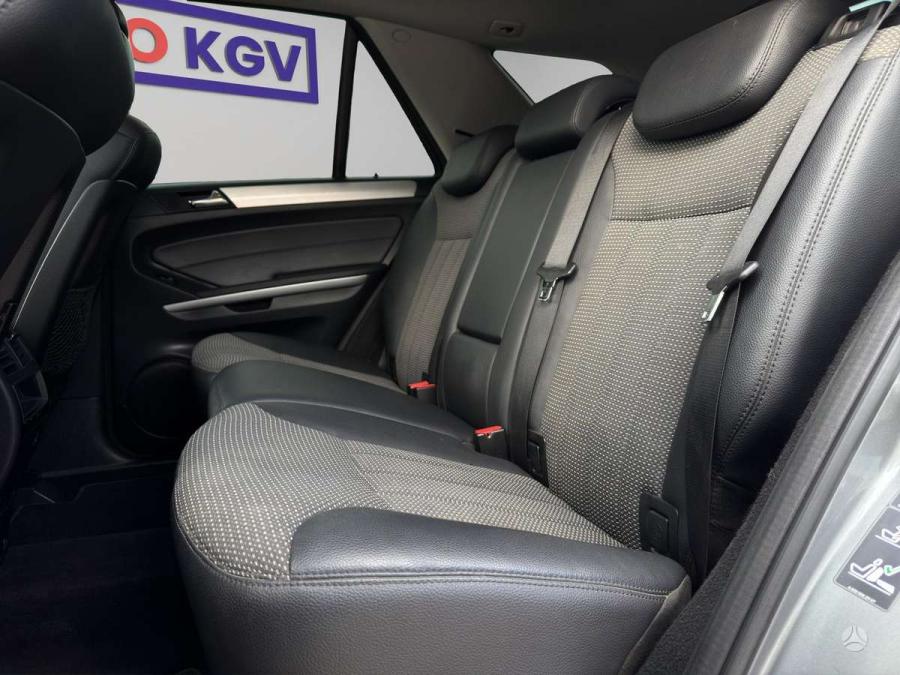 Grey Mercedes-Benz ML 300 2011 in Klaipeda, with an engine capacity of 3.00 L and mileage of 338 thousand km for 8999 €, photo 12 on AUTOMOTO.COM.LV