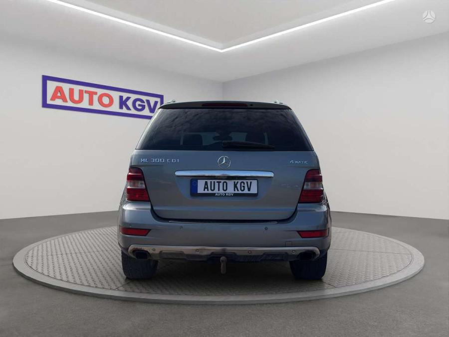 Pelēks Mercedes-Benz ML 300 2011 Klaipėda, ar dzinēja tilpumu 3.00 L un nobraukumu 338 tūkst. km par 8999 €, foto 5 vietnē AUTOMOTO.COM.LV
