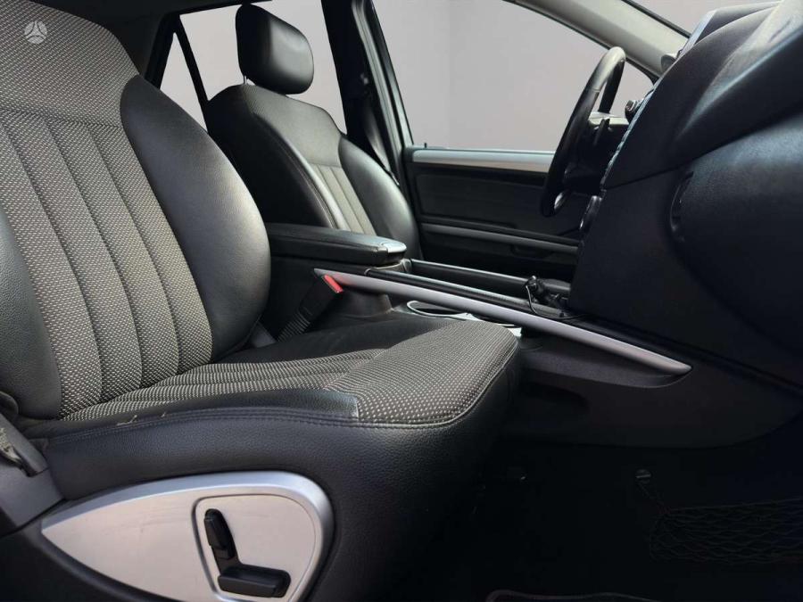 Pelēks Mercedes-Benz ML 300 2011 Klaipėda, ar dzinēja tilpumu 3.00 L un nobraukumu 338 tūkst. km par 8999 €, foto 9 vietnē AUTOMOTO.COM.LV