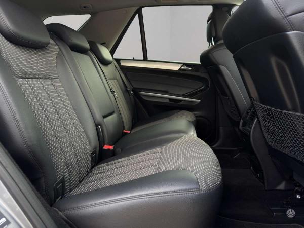 Pelēks Mercedes-Benz ML 300 2011 Klaipėda, ar dzinēja tilpumu 3.00 L un nobraukumu 338 tūkst. km par 8999 €, foto 10 vietnē AUTOMOTO.COM.LV
