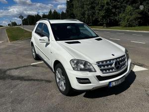 White Mercedes-Benz ML 300 2011 in Jonava, with an engine capacity of 3.00 L and mileage of 262 thousand km for 8000 €, photo  on AUTOMOTO.COM.LV