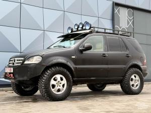 Melns Mercedes-Benz ML 320 2000 Šilutė, ar dzinēja tilpumu 3.20 L un nobraukumu 230 tūkst. km par 2450 €, foto 3 vietnē AUTOMOTO.COM.LV