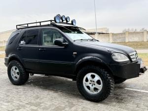 Melns Mercedes-Benz ML 320 2000 Šilutė, ar dzinēja tilpumu 3.20 L un nobraukumu 230 tūkst. km par 2450 €, foto 4 vietnē AUTOMOTO.COM.LV