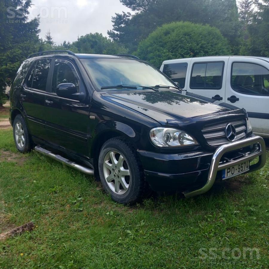 Melns Mercedes-Benz ML 320 2000 Rīga, ar dzinēja tilpumu 3.20 L un nobraukumu 258 tūkst. km par 1800 €, foto 3 vietnē AUTOMOTO.COM.LV