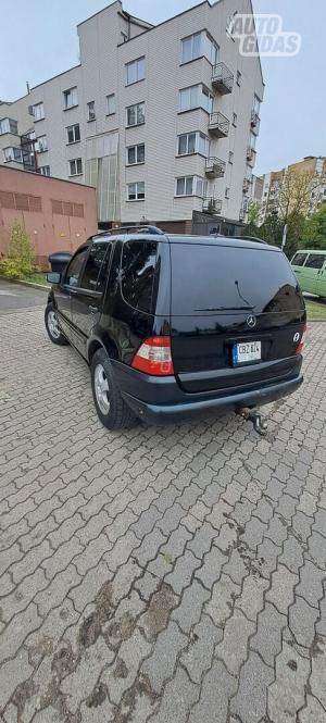 Melns Mercedes-Benz ML 320 2002 Viļņa, ar dzinēja tilpumu 3.20 L un nobraukumu 253 tūkst. km par 1500 €, foto 4 vietnē AUTOMOTO.COM.LV