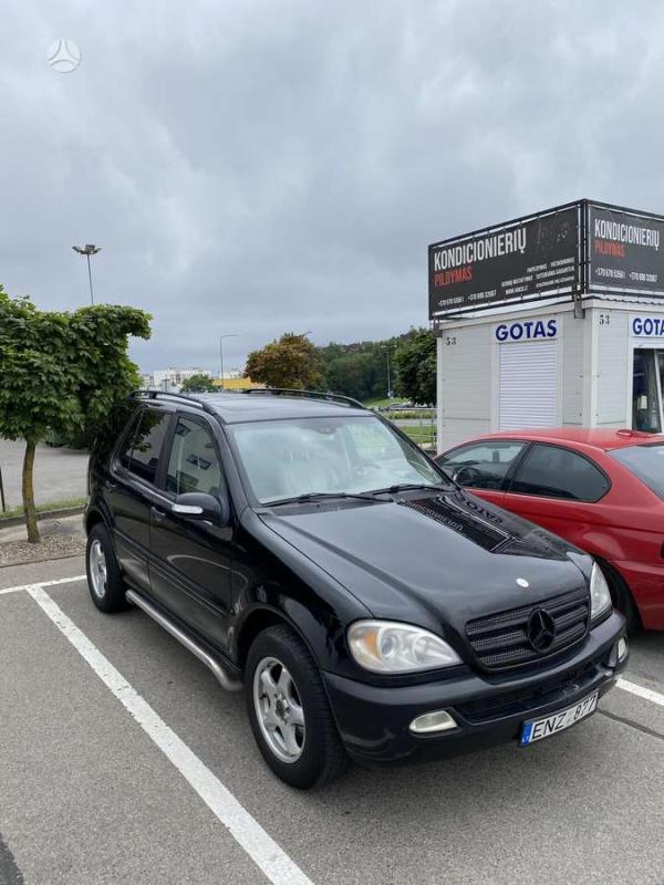 Melns Mercedes-Benz ML 320 2002 Viļņa, ar dzinēja tilpumu 3.20 L un nobraukumu 290 tūkst. km par 1450 €, foto 2 vietnē AUTOMOTO.COM.LV
