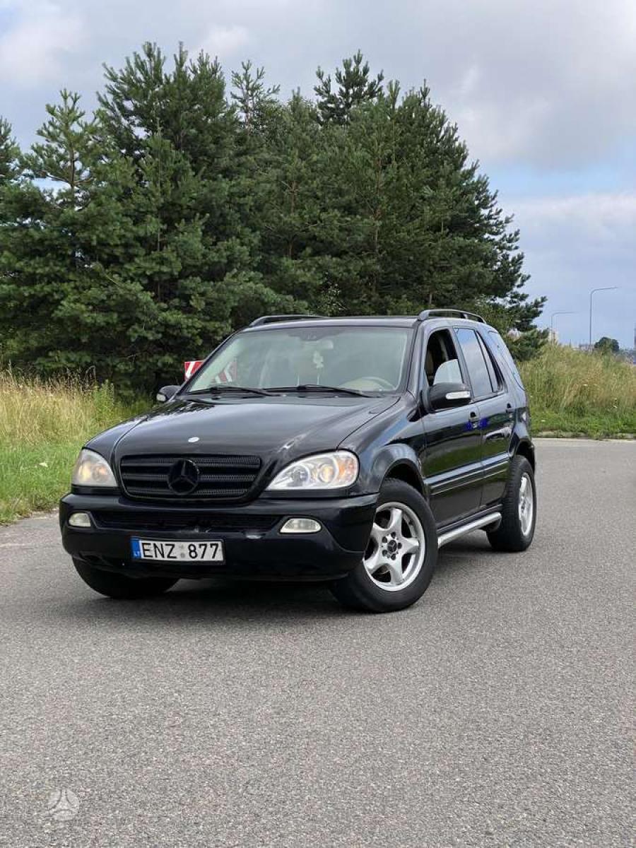 Black Mercedes-Benz ML 320 2002 in Vilnius, with an engine capacity of 3.20 L and mileage of 290 thousand km for 1450 €, photo 7 on AUTOMOTO.COM.LV