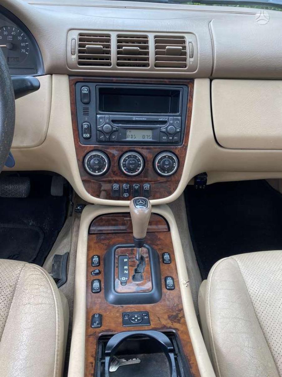 Black Mercedes-Benz ML 320 2002 in Vilnius, with an engine capacity of 3.20 L and mileage of 290 thousand km for 1450 €, photo 13 on AUTOMOTO.COM.LV
