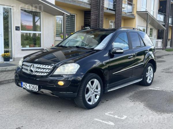 Melns Mercedes-Benz ML 320 2005 Rīga, ar dzinēja tilpumu 3.00 L un nobraukumu 290 tūkst. km par 4500 €, foto 1 vietnē AUTOMOTO.COM.LV