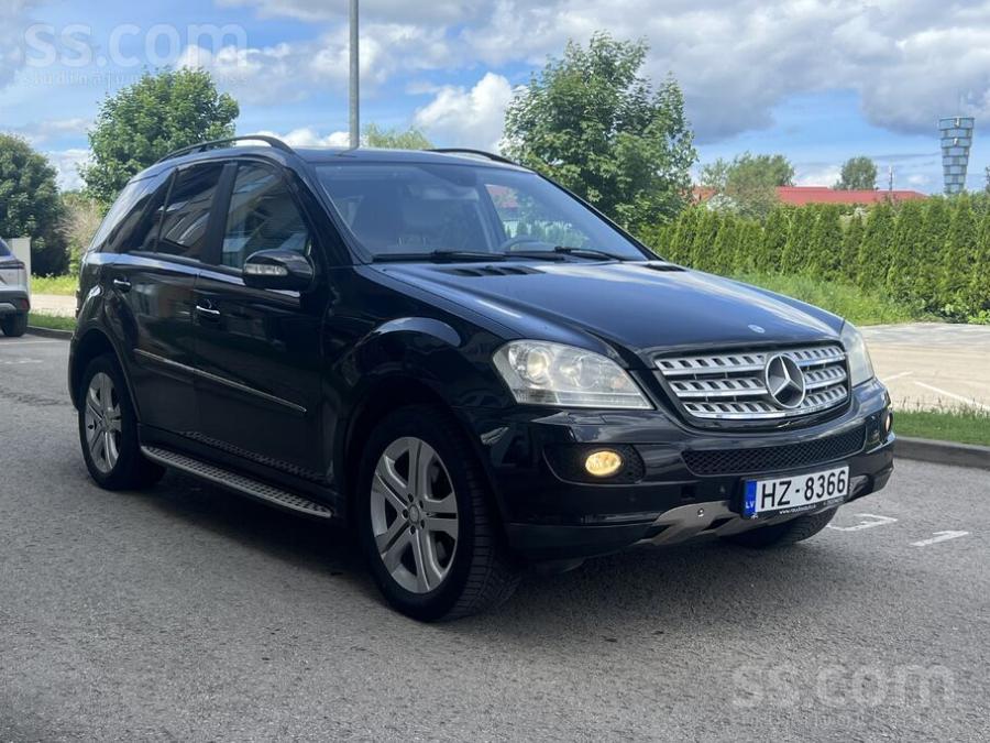 Черный Мерседес МЛ 320 2005 в Рига, объемом двигателя 3.00 л и пробегом 290 тыс. км за 4500 €, фото 4 на AUTOMOTO.COM.LV