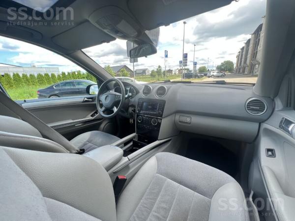 Melns Mercedes-Benz ML 320 2005 Rīga, ar dzinēja tilpumu 3.00 L un nobraukumu 290 tūkst. km par 4500 €, foto 8 vietnē AUTOMOTO.COM.LV