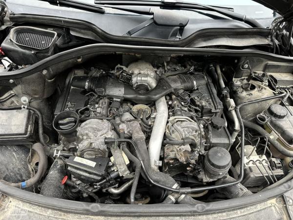 Melns Mercedes-Benz ML 320 2005 Pakruojis, ar dzinēja tilpumu 3.00 L un nobraukumu 458 tūkst. km par 3100 €, foto 8 vietnē AUTOMOTO.COM.LV