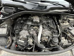 Melns Mercedes-Benz ML 320 2005 Pakruojis, ar dzinēja tilpumu 3.00 L un nobraukumu 458 tūkst. km par 3100 €, foto 9 vietnē AUTOMOTO.COM.LV