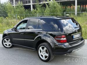 Черный Мерседес МЛ 320 2005 в Елгава, объемом двигателя 3.00 л и пробегом 320 тыс. км за 4500 €, фото 5 на AUTOMOTO.COM.LV