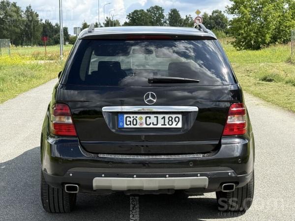 Черный Мерседес МЛ 320 2005 в Елгава, объемом двигателя 3.00 л и пробегом 320 тыс. км за 4500 €, фото 6 на AUTOMOTO.COM.LV