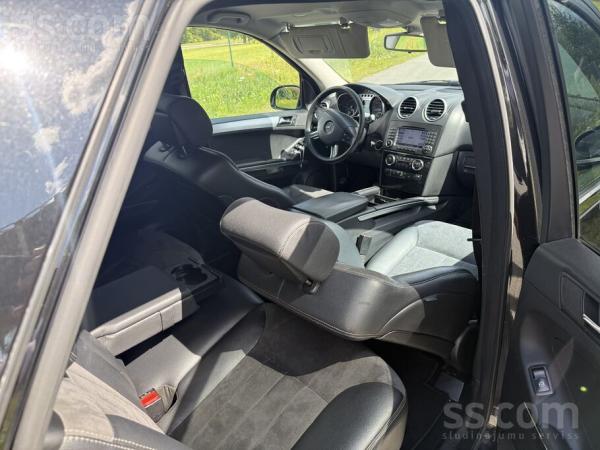 Черный Мерседес МЛ 320 2005 в Елгава, объемом двигателя 3.00 л и пробегом 320 тыс. км за 4500 €, фото 10 на AUTOMOTO.COM.LV