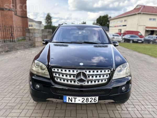 Melns Mercedes-Benz ML 320 2005 Rēzekne, ar dzinēja tilpumu 3.00 L un nobraukumu 0 tūkst. km par 4580 €, foto 2 vietnē AUTOMOTO.COM.LV