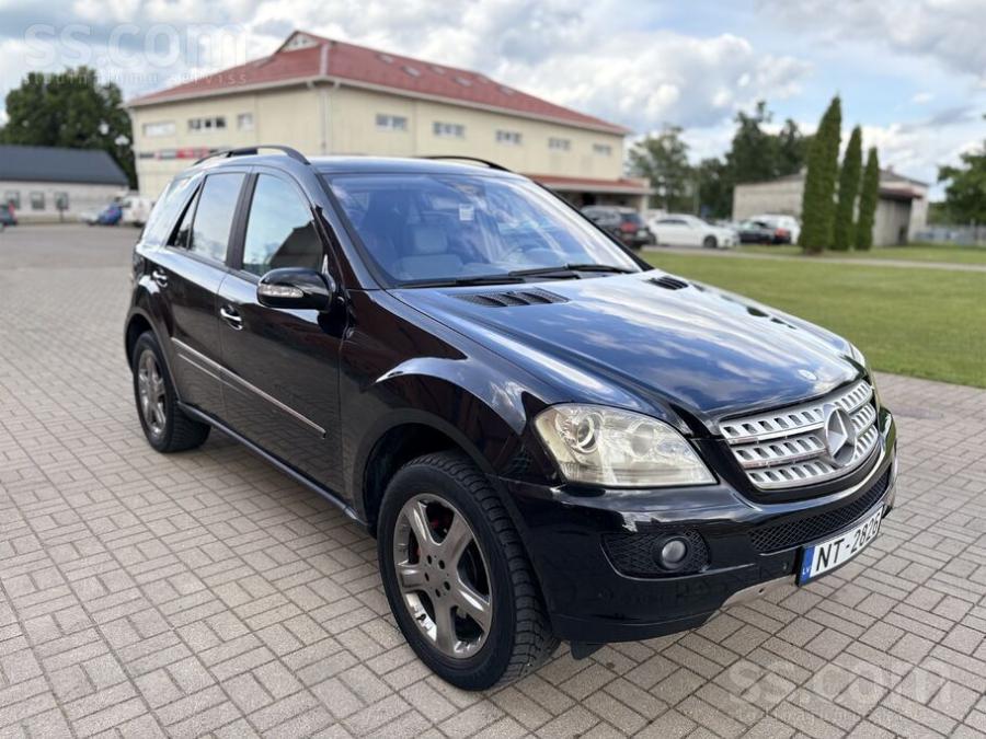 Melns Mercedes-Benz ML 320 2005 Rēzekne, ar dzinēja tilpumu 3.00 L un nobraukumu 0 tūkst. km par 4580 €, foto 4 vietnē AUTOMOTO.COM.LV