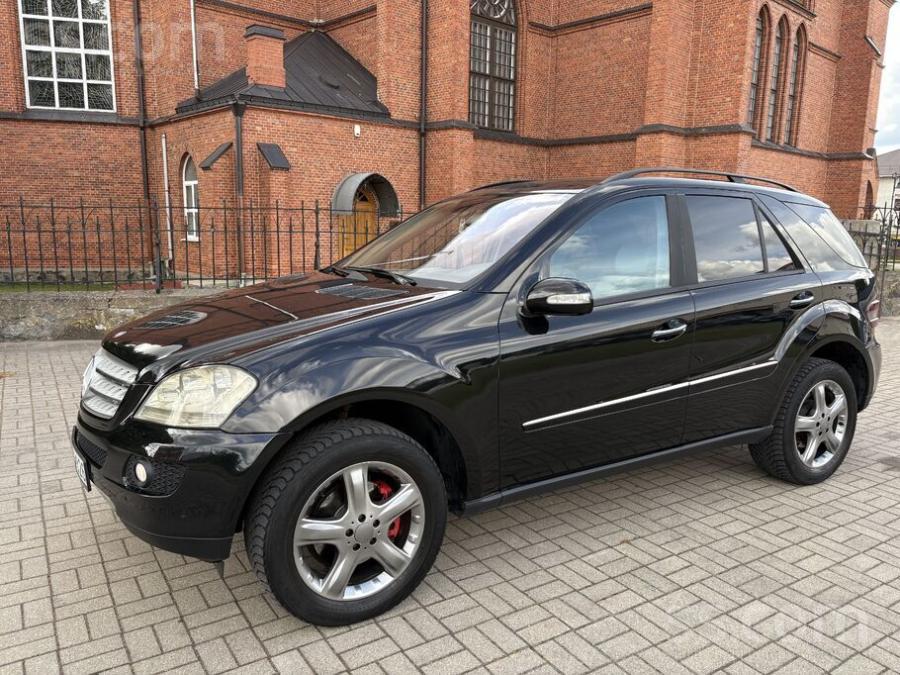 Melns Mercedes-Benz ML 320 2005 Rēzekne, ar dzinēja tilpumu 3.00 L un nobraukumu 0 tūkst. km par 4580 €, foto 10 vietnē AUTOMOTO.COM.LV