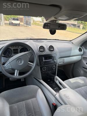 Melns Mercedes-Benz ML 320 2005 Rēzekne, ar dzinēja tilpumu 3.00 L un nobraukumu 0 tūkst. km par 4580 €, foto 11 vietnē AUTOMOTO.COM.LV