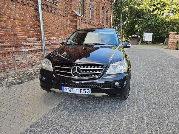 Black Mercedes-Benz ML 320 2005 in Kaunas, with an engine capacity of 2.99 L and mileage of 360 thousand km for 3750 €, photo 3 on AUTOMOTO.COM.LV