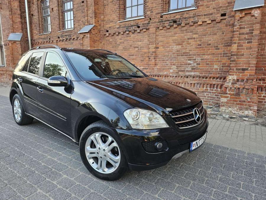 Melns Mercedes-Benz ML 320 2005 Kauņa, ar dzinēja tilpumu 2.99 L un nobraukumu 360 tūkst. km par 3750 €, foto 7 vietnē AUTOMOTO.COM.LV