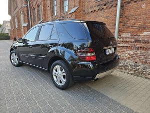 Melns Mercedes-Benz ML 320 2005 Kauņa, ar dzinēja tilpumu 2.99 L un nobraukumu 360 tūkst. km par 3750 €, foto 8 vietnē AUTOMOTO.COM.LV