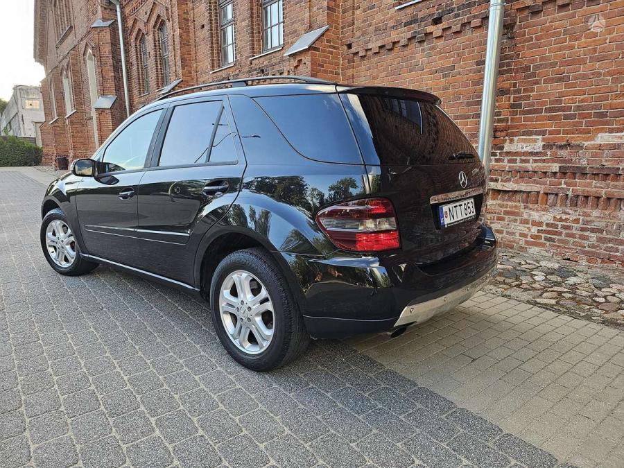 Melns Mercedes-Benz ML 320 2005 Kauņa, ar dzinēja tilpumu 2.99 L un nobraukumu 360 tūkst. km par 3750 €, foto 8 vietnē AUTOMOTO.COM.LV