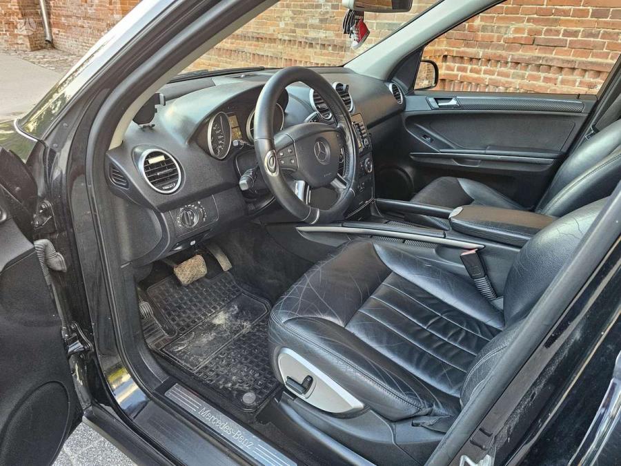 Melns Mercedes-Benz ML 320 2005 Kauņa, ar dzinēja tilpumu 2.99 L un nobraukumu 360 tūkst. km par 3750 €, foto 13 vietnē AUTOMOTO.COM.LV