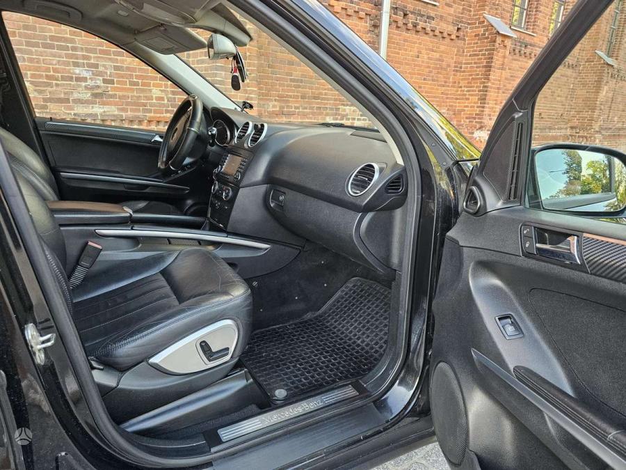 Melns Mercedes-Benz ML 320 2005 Kauņa, ar dzinēja tilpumu 2.99 L un nobraukumu 360 tūkst. km par 3750 €, foto 16 vietnē AUTOMOTO.COM.LV