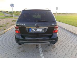 Black Mercedes-Benz ML 320 2005 in Panevezys, with an engine capacity of 3.20 L and mileage of 274 thousand km for 4500 €, photo 7 on AUTOMOTO.COM.LV