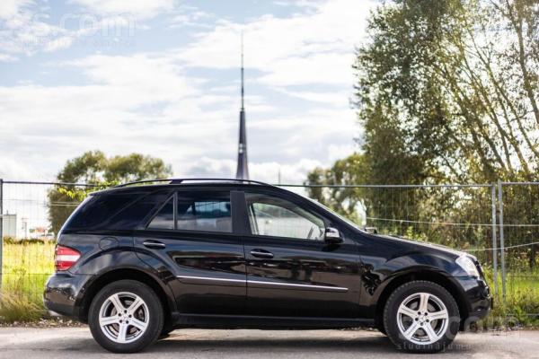 Black Mercedes-Benz ML 320 2005 in Riga, with an engine capacity of 3.00 L and mileage of 365 thousand km for 5790 €, photo 6 on AUTOMOTO.COM.LV
