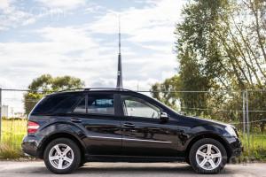 Black Mercedes-Benz ML 320 2005 in Riga, with an engine capacity of 3.00 L and mileage of 365 thousand km for 5790 €, photo 6 on AUTOMOTO.COM.LV