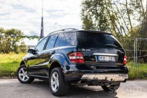 Black Mercedes-Benz ML 320 2005 in Riga, with an engine capacity of 3.00 L and mileage of 365 thousand km for 5790 €, photo 8 on AUTOMOTO.COM.LV