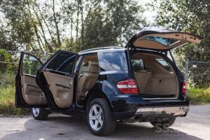 Black Mercedes-Benz ML 320 2005 in Riga, with an engine capacity of 3.00 L and mileage of 365 thousand km for 5790 €, photo 10 on AUTOMOTO.COM.LV