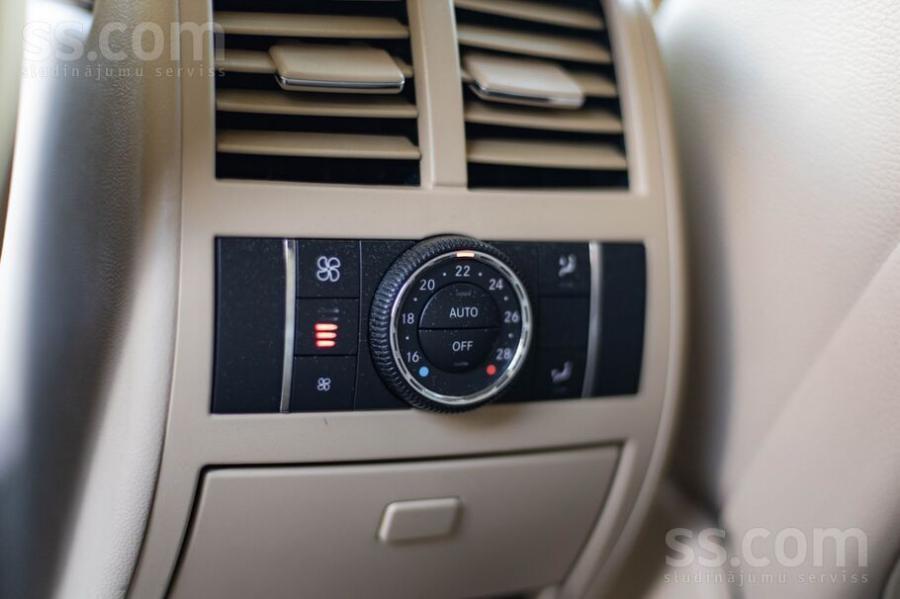 Black Mercedes-Benz ML 320 2005 in Riga, with an engine capacity of 3.00 L and mileage of 365 thousand km for 5790 €, photo 12 on AUTOMOTO.COM.LV