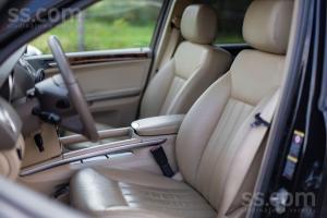 Black Mercedes-Benz ML 320 2005 in Riga, with an engine capacity of 3.00 L and mileage of 365 thousand km for 5790 €, photo 13 on AUTOMOTO.COM.LV