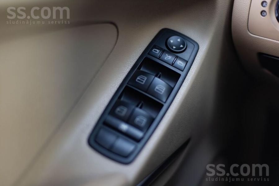 Black Mercedes-Benz ML 320 2005 in Riga, with an engine capacity of 3.00 L and mileage of 365 thousand km for 5790 €, photo 17 on AUTOMOTO.COM.LV