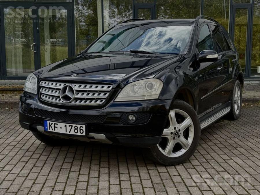 Melns Mercedes-Benz ML 320 2005 Tukums, ar dzinēja tilpumu 3.00 L un nobraukumu 342 tūkst. km par 3700 €, foto 3 vietnē AUTOMOTO.COM.LV