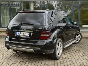 Melns Mercedes-Benz ML 320 2005 Tukums, ar dzinēja tilpumu 3.00 L un nobraukumu 342 tūkst. km par 3700 €, foto 5 vietnē AUTOMOTO.COM.LV