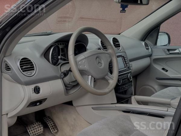 Mercedes-Benz ML 320 2005 Tukums vietnē Melns Mercedes-Benz ML 320 2005 Tukums, ar dzinēja tilpumu 3.00 L un nobraukumu 342 tūkst. km par 3700 €, foto 7 vietnē AUTOMOTO.COM.LV
