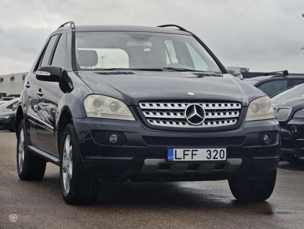Mercedes-Benz ML 320 2005 in Vilnius on AUTOMOTO.COM.LV Black Mercedes-Benz ML 320 2005 in Vilnius, with an engine capacity of 2.99 L and mileage of 387 thousand km for 3700 β¬, photo 1 on AUTOMOTO.COM.LV