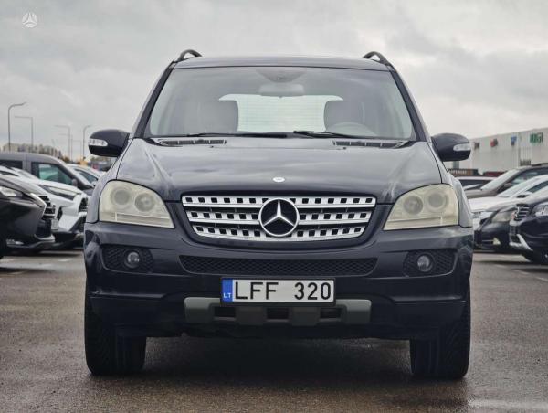 Mercedes-Benz ML 320 2005 in Vilnius on AUTOMOTO.COM.LV Black Mercedes-Benz ML 320 2005 in Vilnius, with an engine capacity of 2.99 L and mileage of 387 thousand km for 3700 β¬, photo 6 on AUTOMOTO.COM.LV