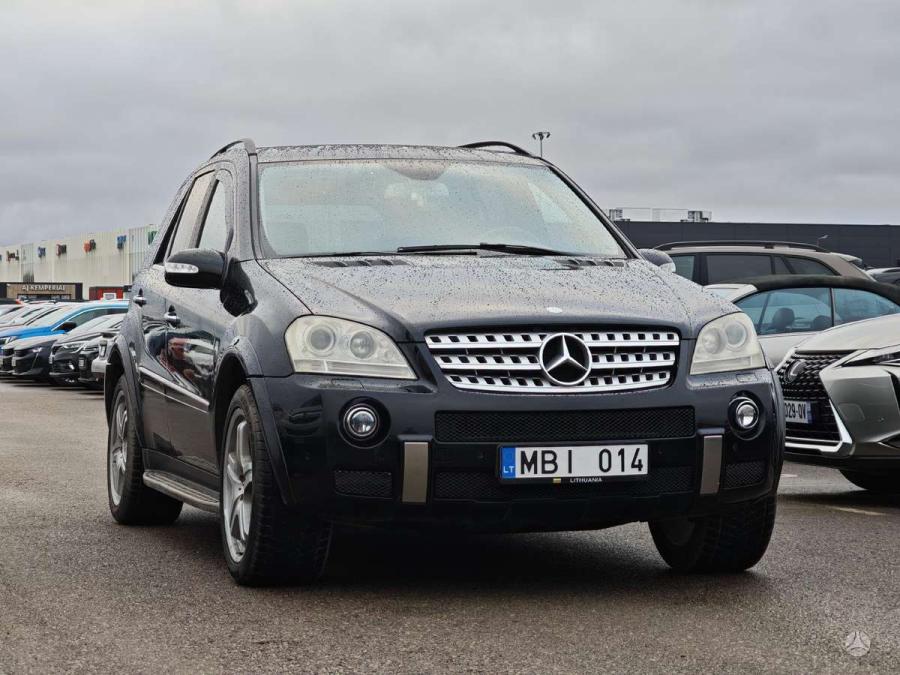 Black Mercedes-Benz ML 320 2006 in Vilnius, with an engine capacity of 2.99 L and mileage of 366 thousand km for 7700 €, photo 1 on AUTOMOTO.COM.LV