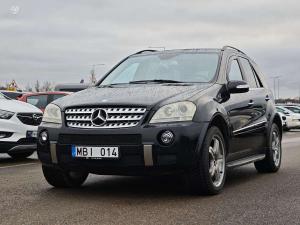 Black Mercedes-Benz ML 320 2006 in Vilnius, with an engine capacity of 2.99 L and mileage of 366 thousand km for 7700 €, photo 3 on AUTOMOTO.COM.LV